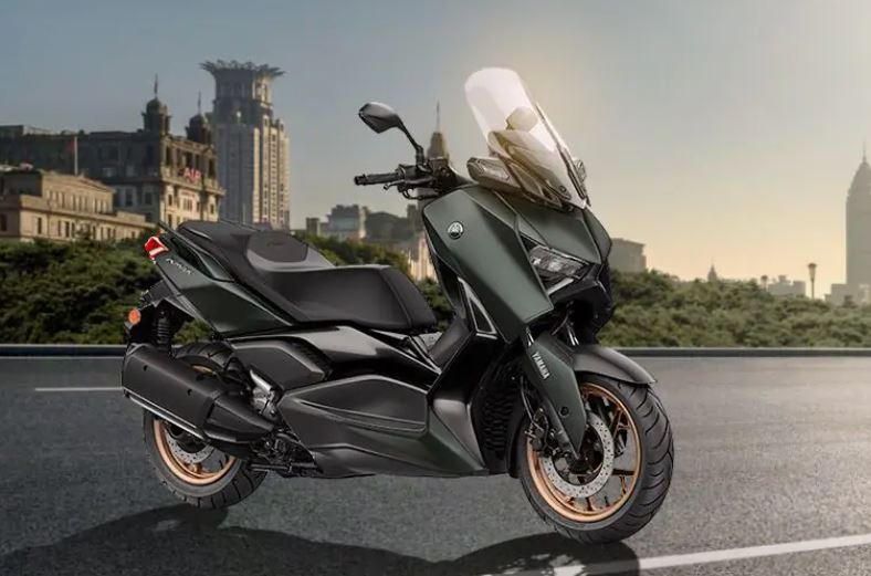 Bikers, Ini Deretan Fitur XMAX Connected yang Cocok Buat Touring