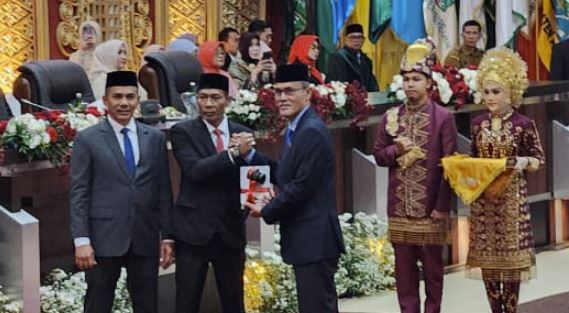 Zulfadli-Saifuddin Muhammad Jadi Pimpinan DPRA Sementara